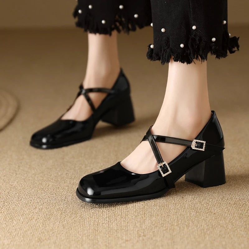 Elegant Black Patent Leather Mary Jane Heels on Luulla
