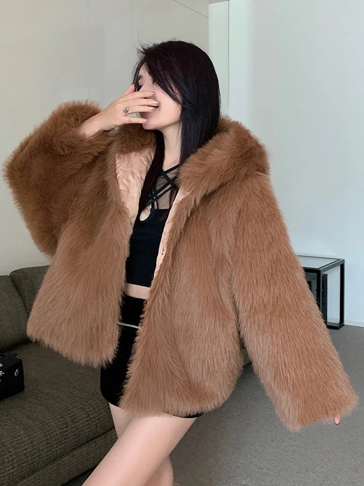 Luxurious Faux Fur Coat For Chic Style on Luulla
